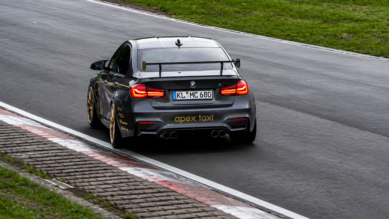 High Speed BMW M4 Survive This Epic Wet Track Close Call