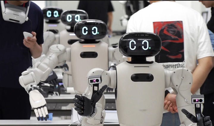 LG Electronics launches CEO-direct robotics business center