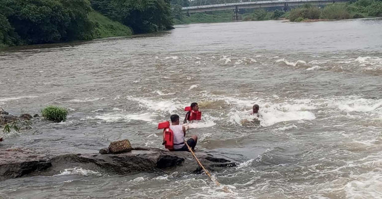 Temple priest's alert helps save man swept away at Koodapuzha check dam ...