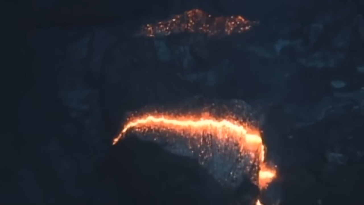 Watch what lives around 750°F underwater volcanoes... it shouldn't exist