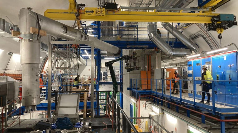 Why is the world’s largest particle physics laboratory at CERN shutting ...