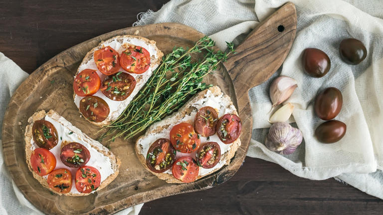 These Spanish tomatoes elevate sandwiches to new heights (and you can ...