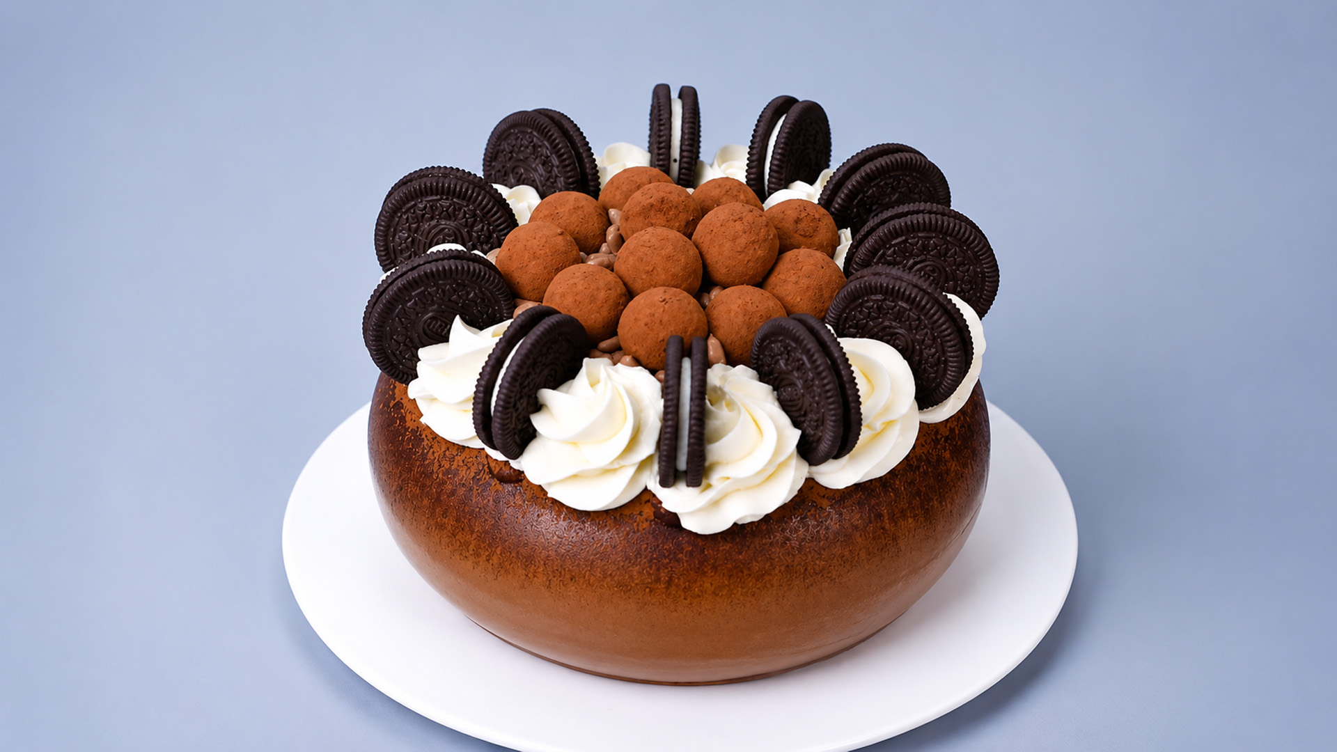 Professional techniques for beautiful chocolate cakes