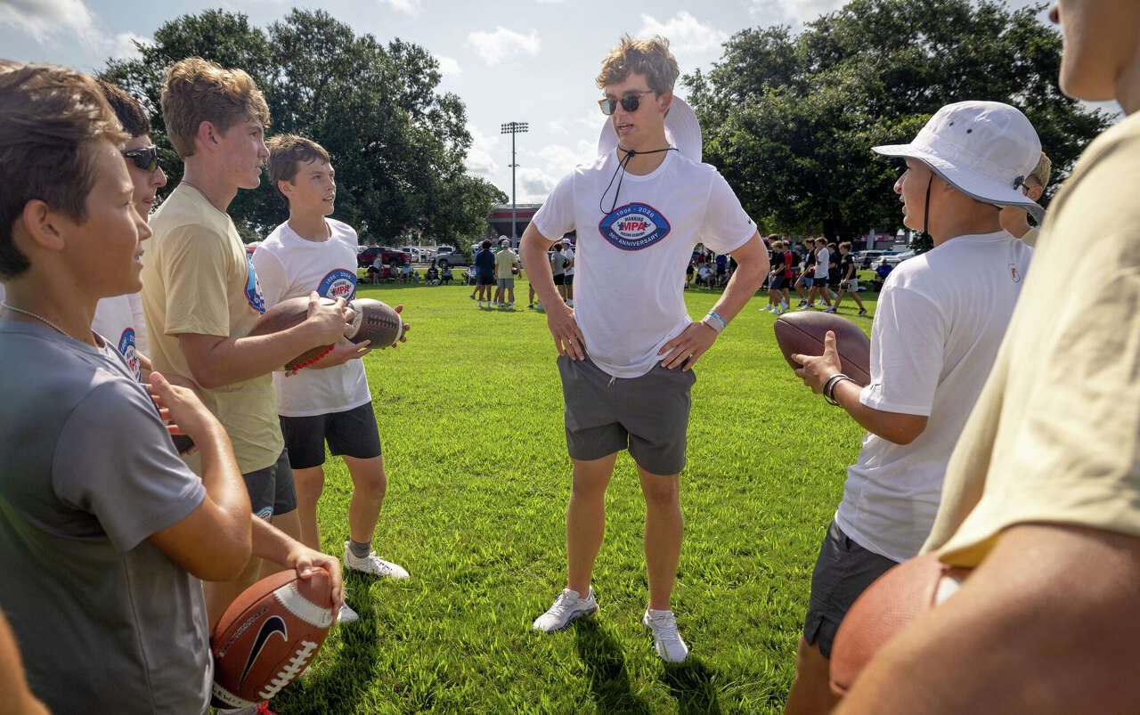 Texas football: What Arch Manning learned from Julian Sayin, CJ Carr at ...