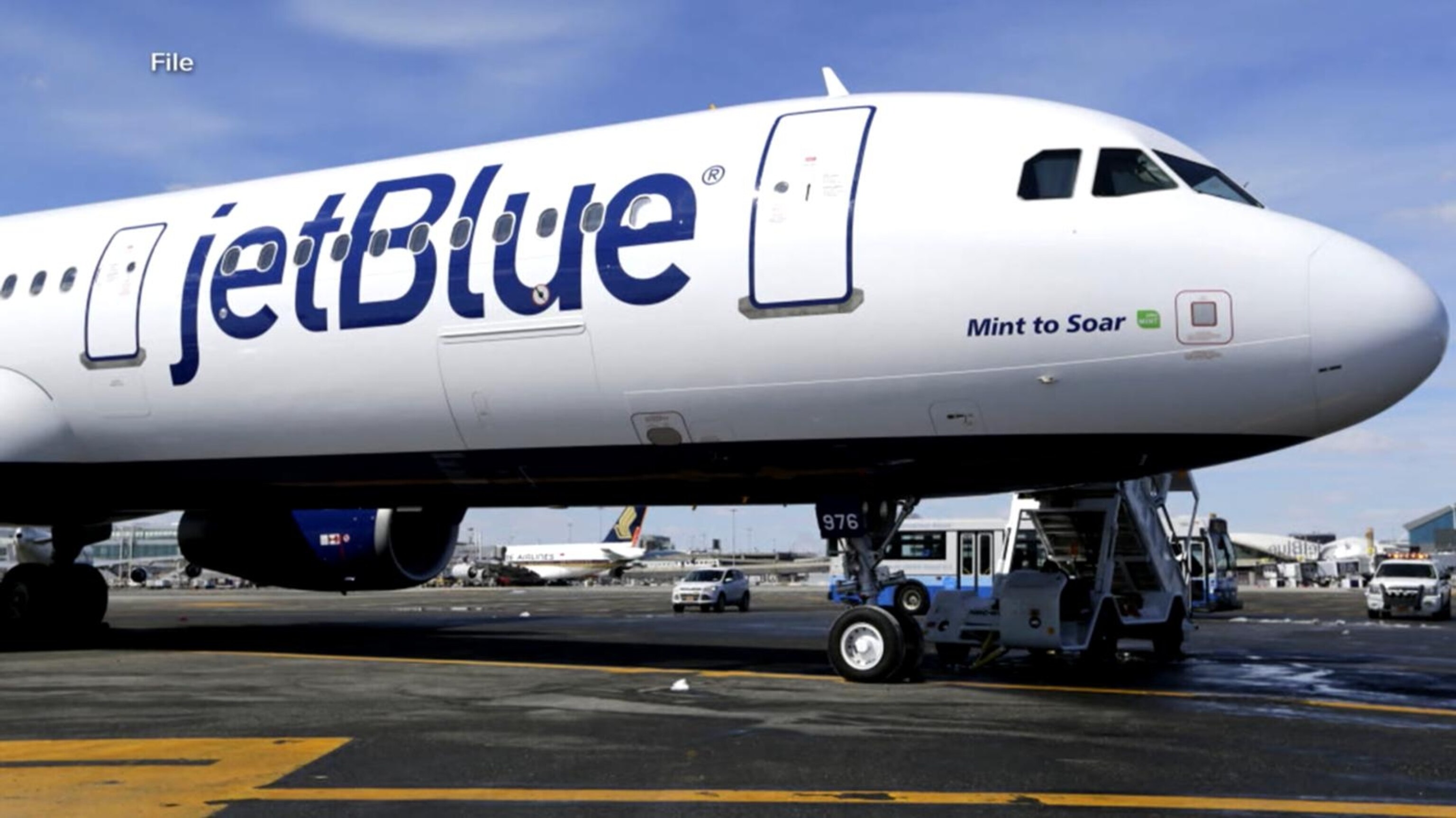 JetBlue pilot reports hitting drone on approach to JFK