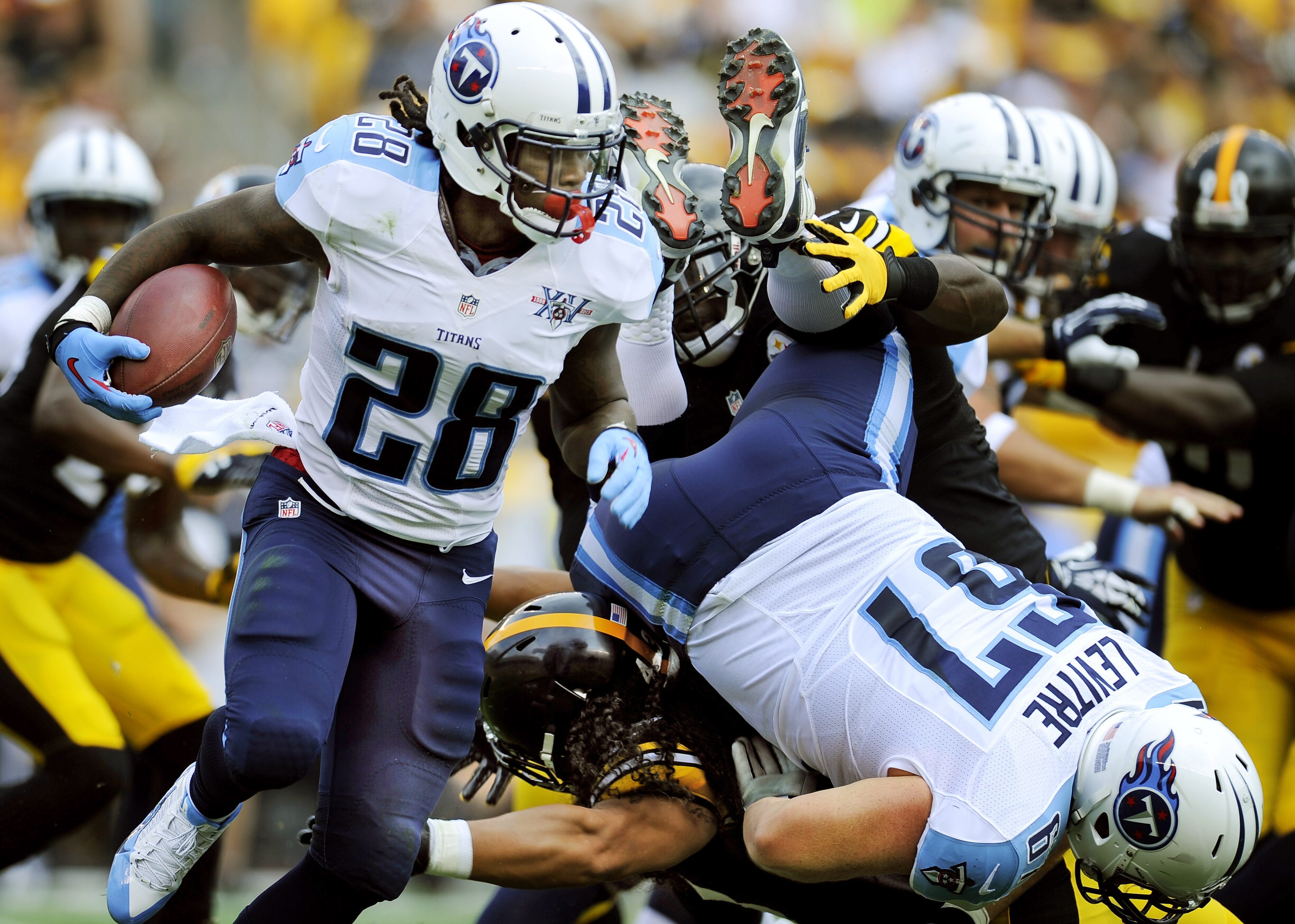 Former NFL RB reveals rapid ALS, uses speech generator to speak