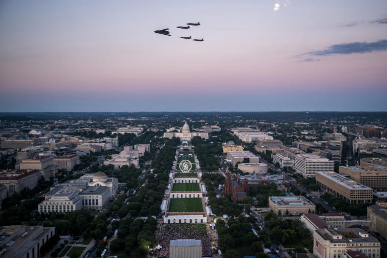 Confederate flag controversy overshadows Trump's ‘Great American State ...