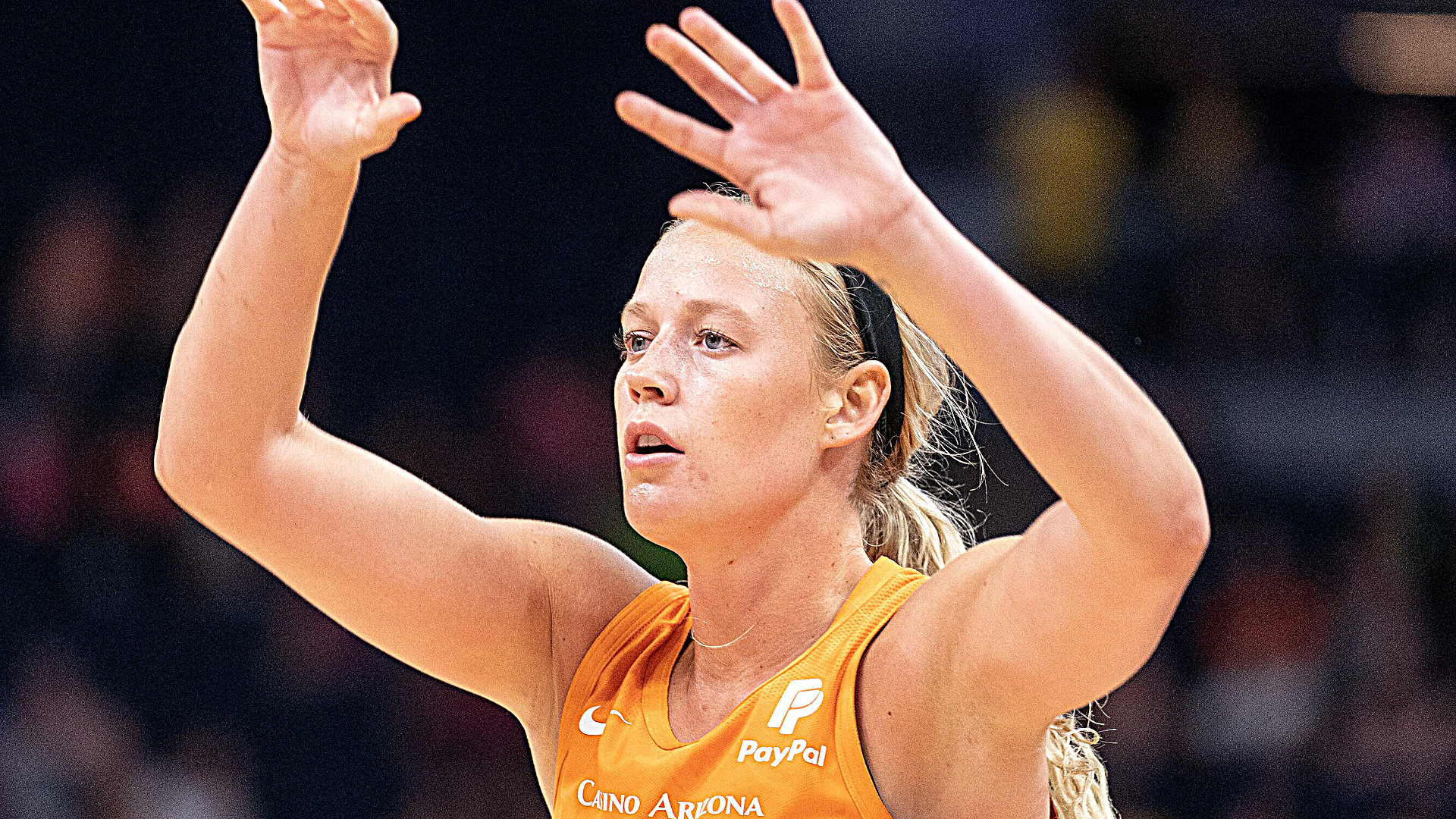Sophie Cunningham shares candid view on Phoenix Mercury locker room