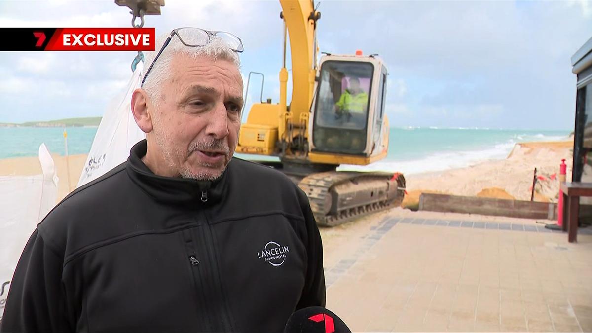 Lancelin locals bring in sandbags as ocean threatens to wash way ...