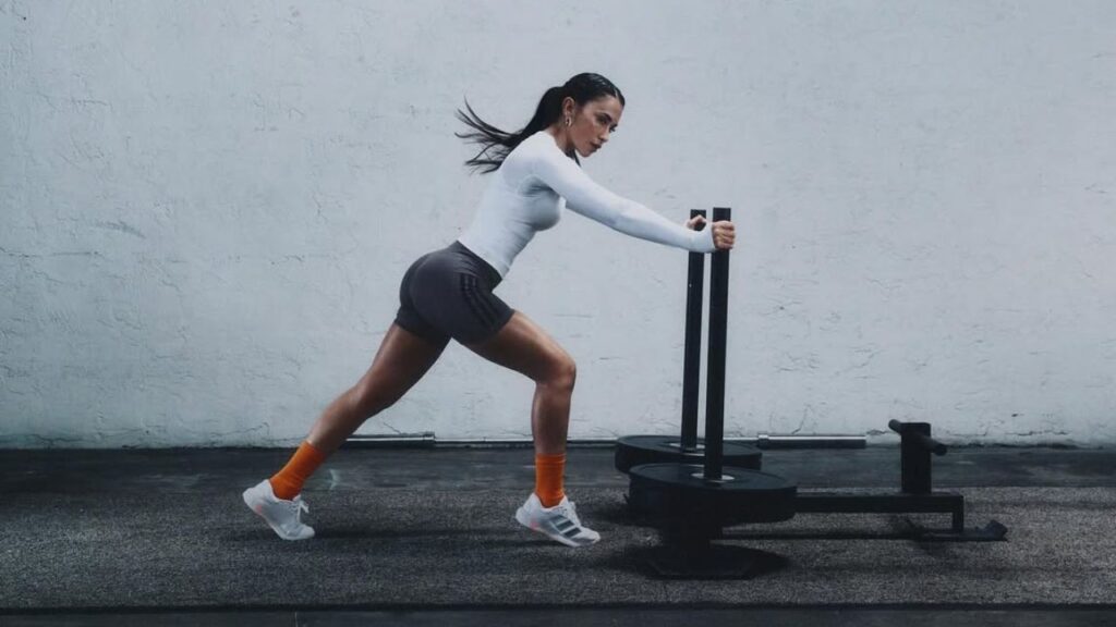 Antonela Roccuzzo shares her 3 favorite leg and glute exercises