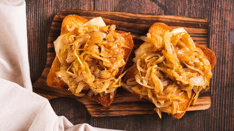 Skip the stovetop: Oven caramelized onions are the easiest hands-off ...