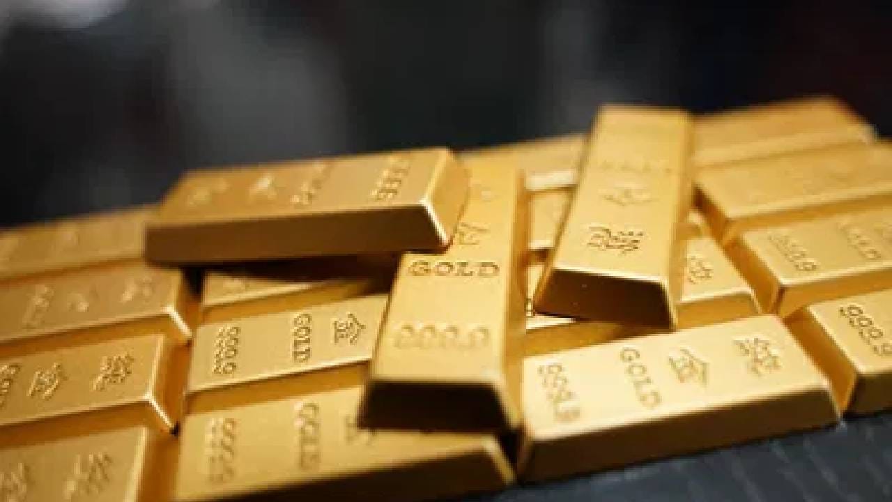 Gold worth ₹1.47 crore found hidden in Delhi airport washroom ...