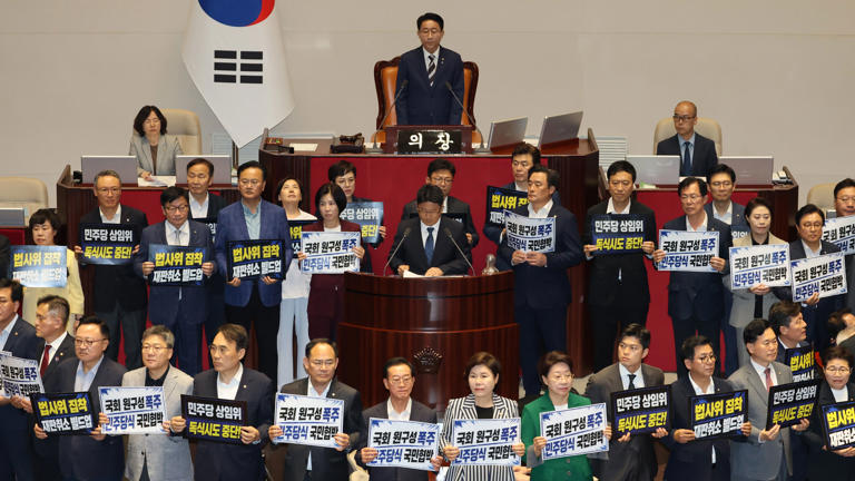 Democratic Party secures 11 committee chairs amid People Power protest
