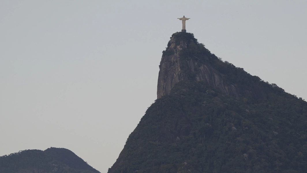 18 famous landmarks that may disappoint up close