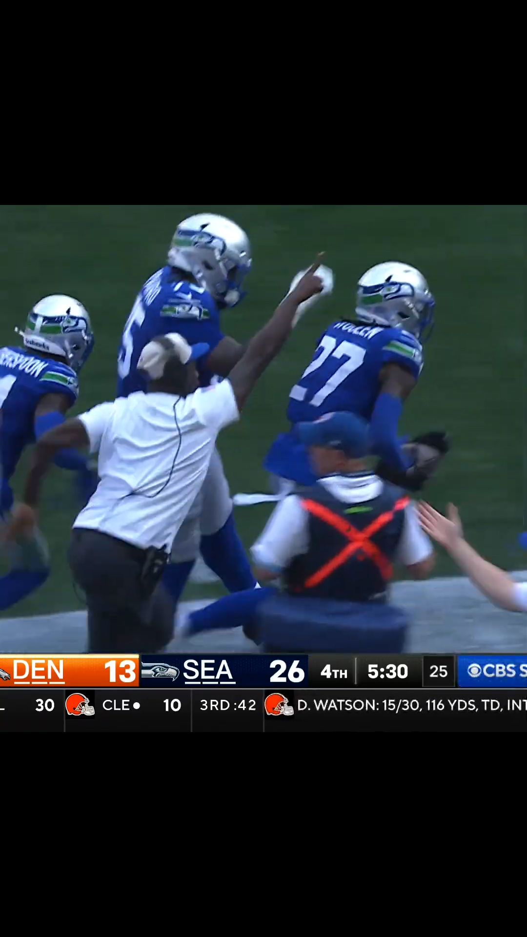Throwback: Bo Nix's rare mistake ends in Tariq Woollen interception