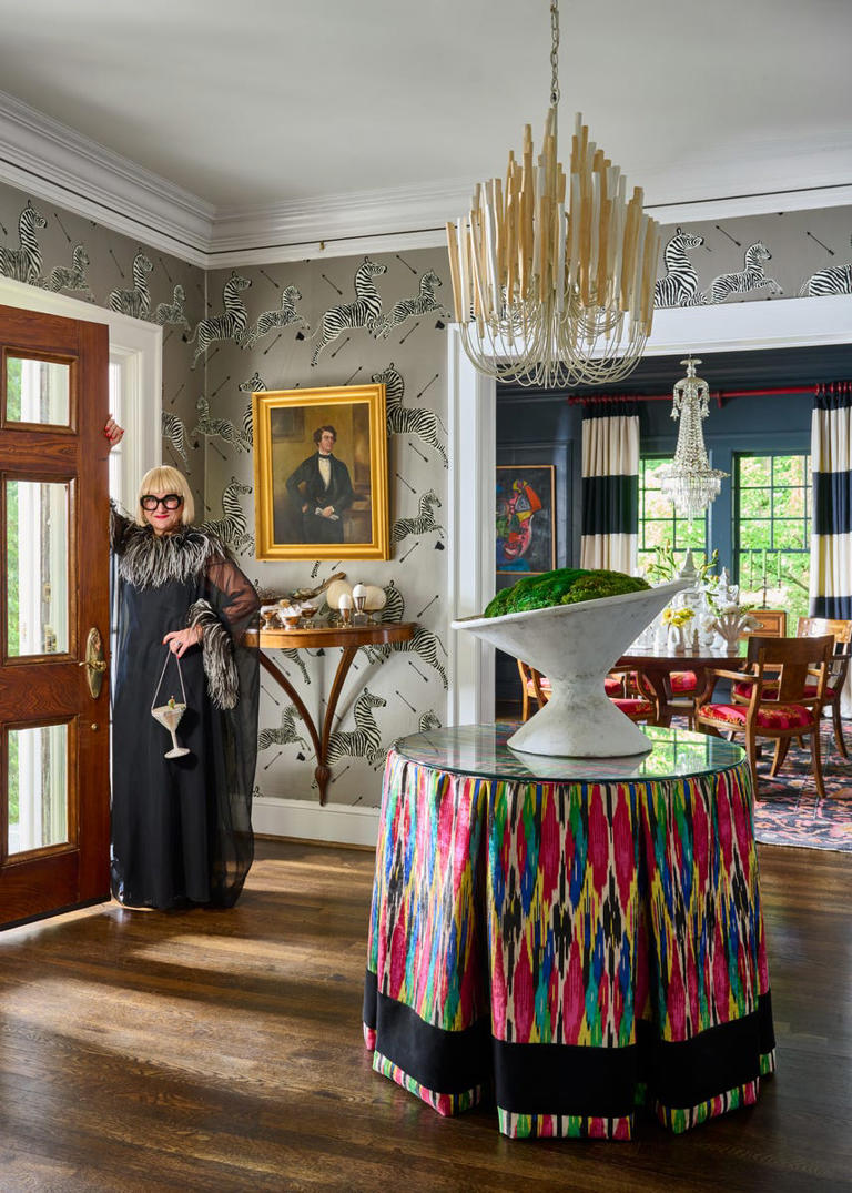 This real estate mogul’s Atlanta home is like a colorful piece of ...