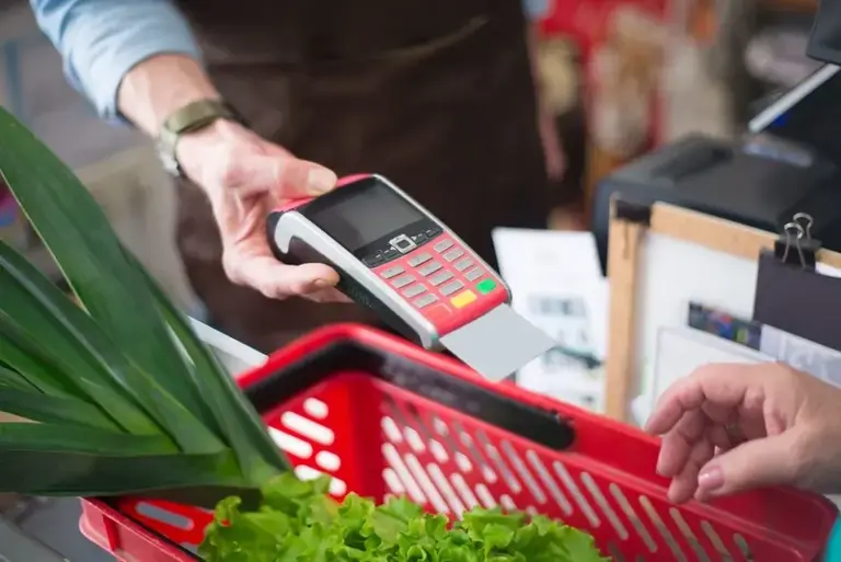 8 things you do in the checkout lane that scream "I have no patience"