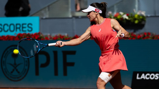 The internet can’t stop talking about Zeynep Sonmez’s arms. Here’s why ...