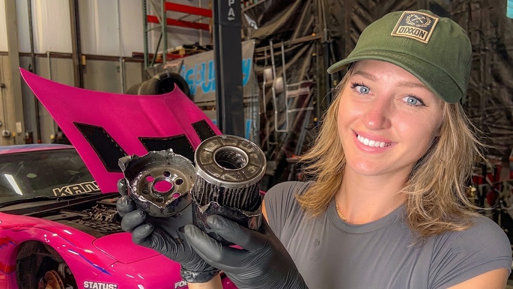 Cutting open an oil filter to see what's inside