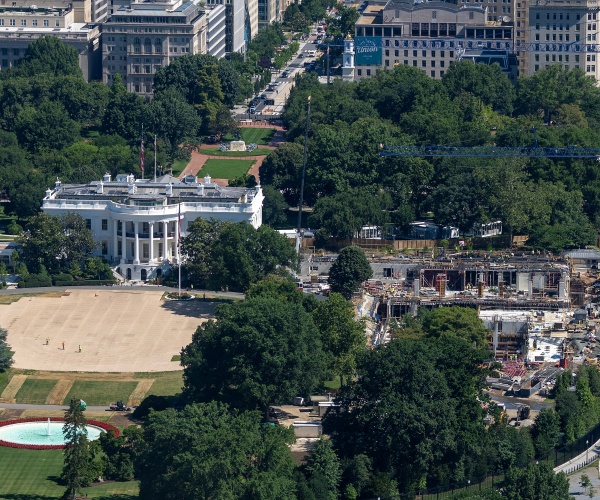 Trump admin defends no-bid White House ballroom contract
