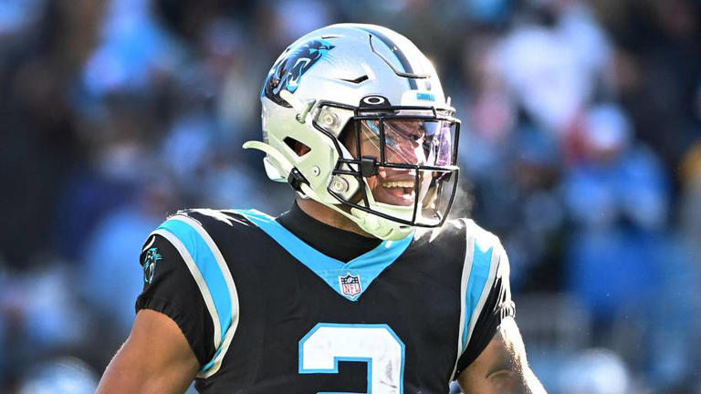 DJ Moore's history indicates 'smooth' summer ahead for Bills' new WR1 ...
