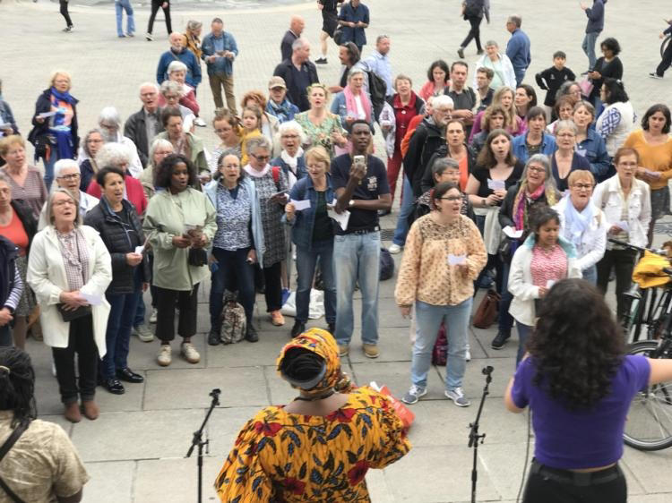 Les choristes d’UrbanVoices prêts à faire résonner les chants du Mali ...