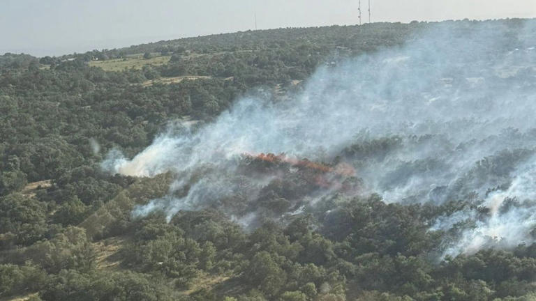 Grass fire burns at least 100 acres in Llano County