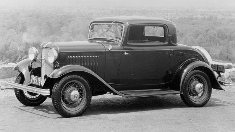 Why is the 1932 Ford called a deuce?