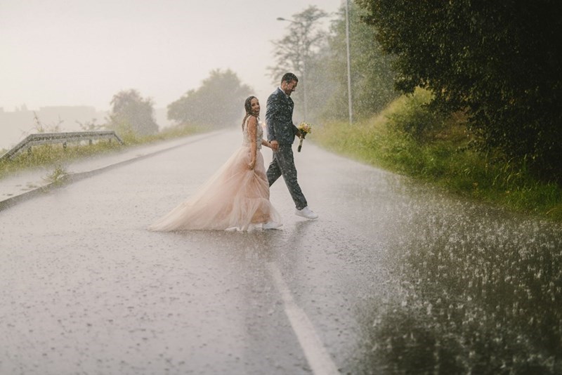 Wedding guest ends up crying and calling the bride and groom selfish ...
