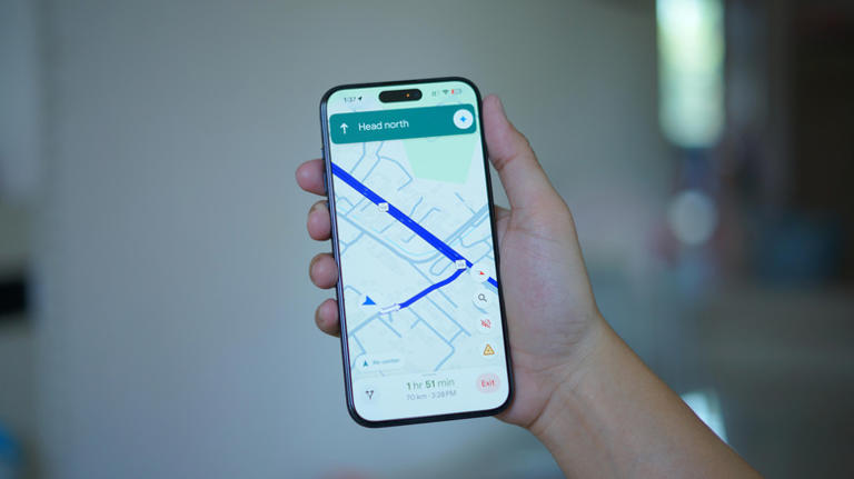 What does the red dotted line mean on Google Maps?