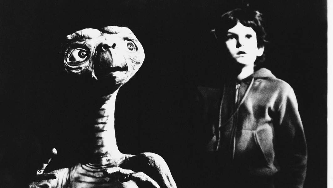 8 iconic 1980s alien films