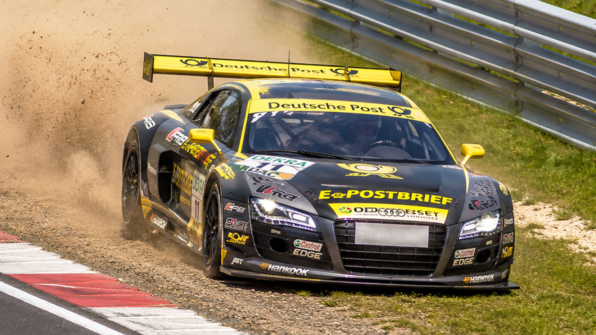 Fast laps and clean racing define Nürburgring NLS training activities today