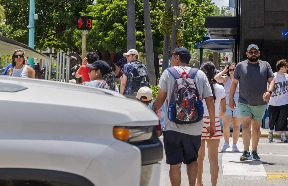 Property owner's plan to put 212 apartments by South Beach's Lincoln ...