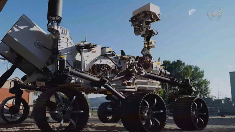 'Promise' me the moon? NASA wants to send spare nuclear-powered Mars ...