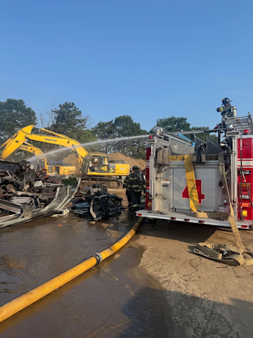 Two people suffer minor injuries following tank explosion in Holbrook