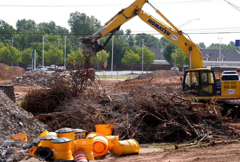 City removes May Ave bridge at NW Expressway: See latest construction