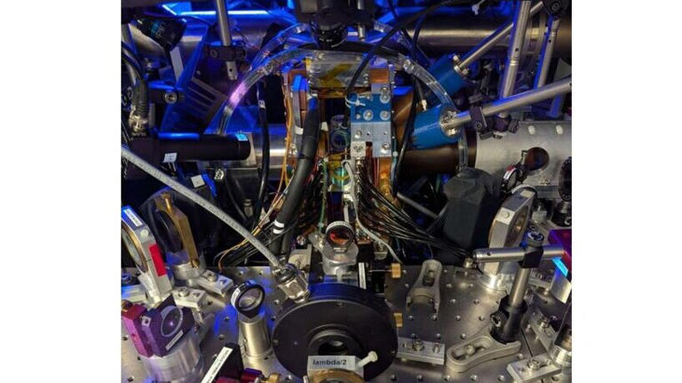Physicists demonstrate Hong–Ou–Mandel interference with more than 10 atoms