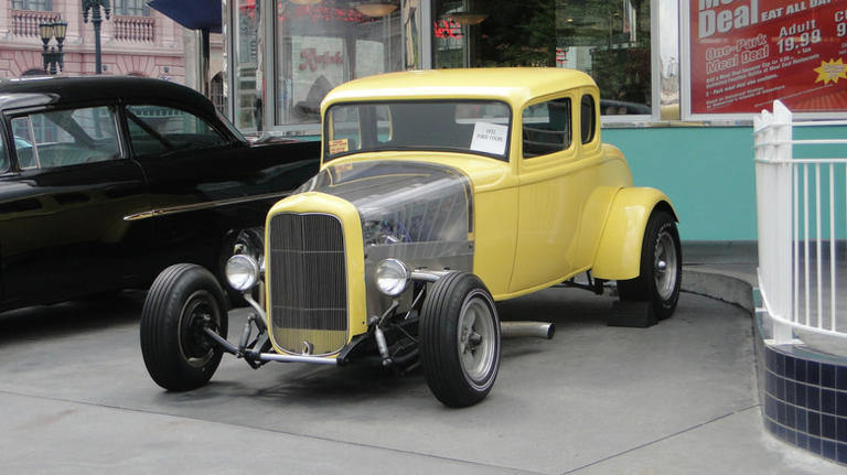 Why is the 1932 Ford called a deuce?
