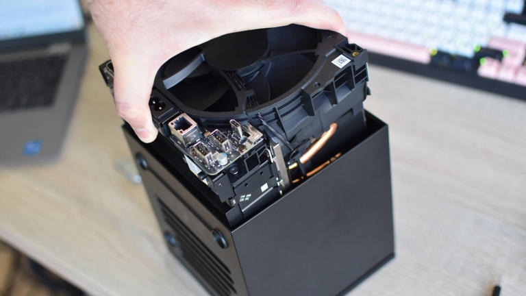 Disassembling the Steam Machine suggests Valve are protecting its ...