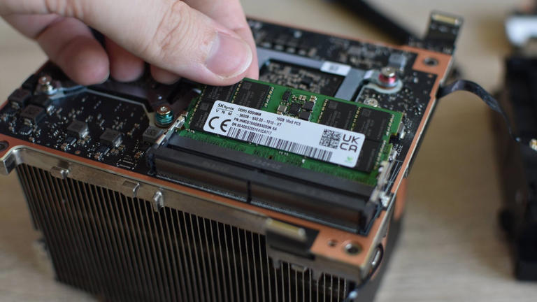 Disassembling the Steam Machine suggests Valve are protecting its ...