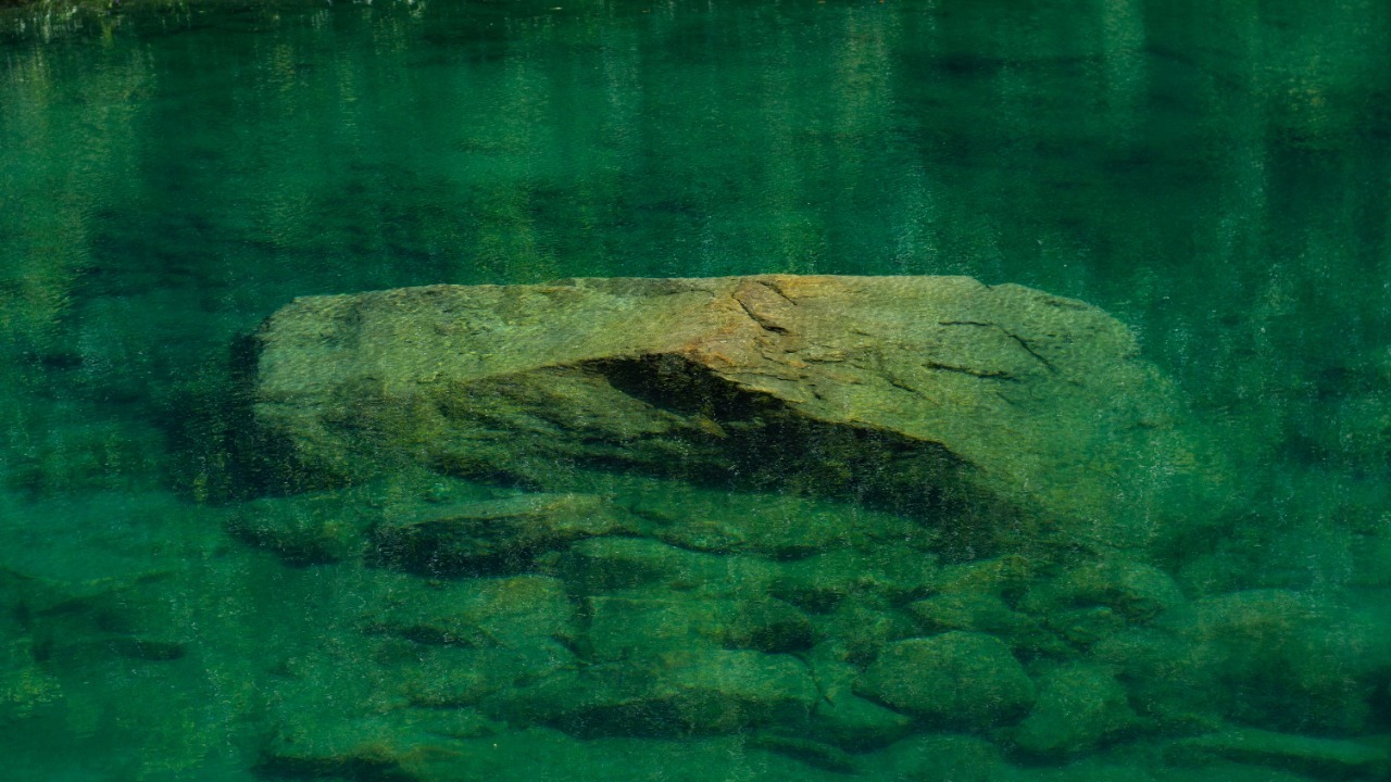 Beneath a lake in Michigan lie stone hunting structures left 9,000 ...