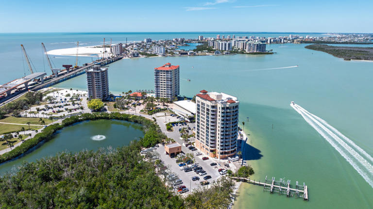 Between Tampa and the Everglades is a Gulf Coast county to retire to ...