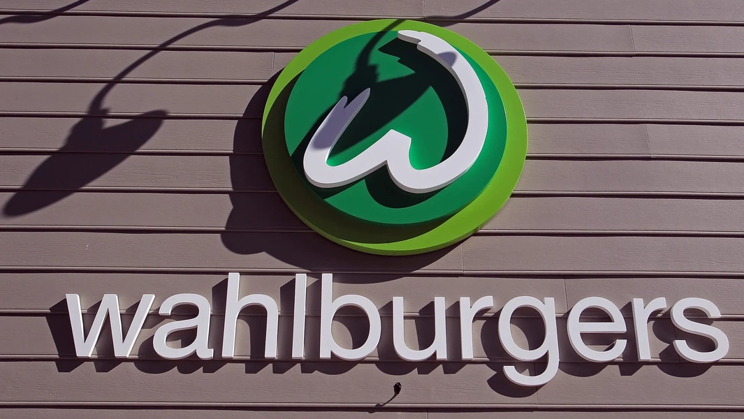 18 celebrities who built notable restaurant brands