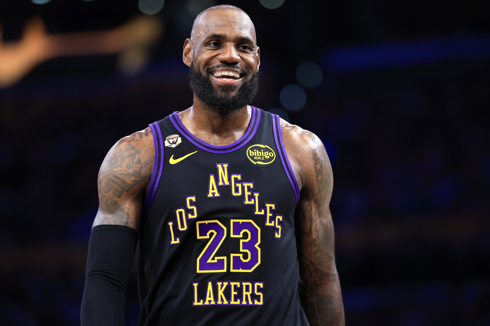 LeBron James breaks silence on Lakers exit amid free agency reports