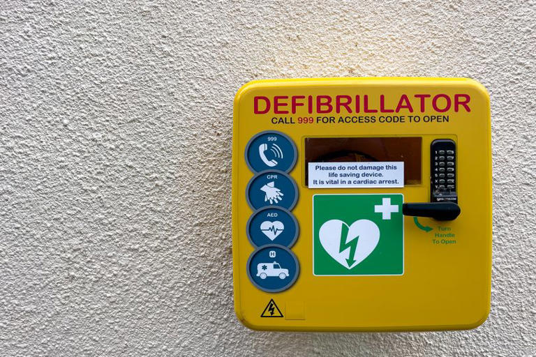 Call to streamline defib service amid delay to lifesaving code