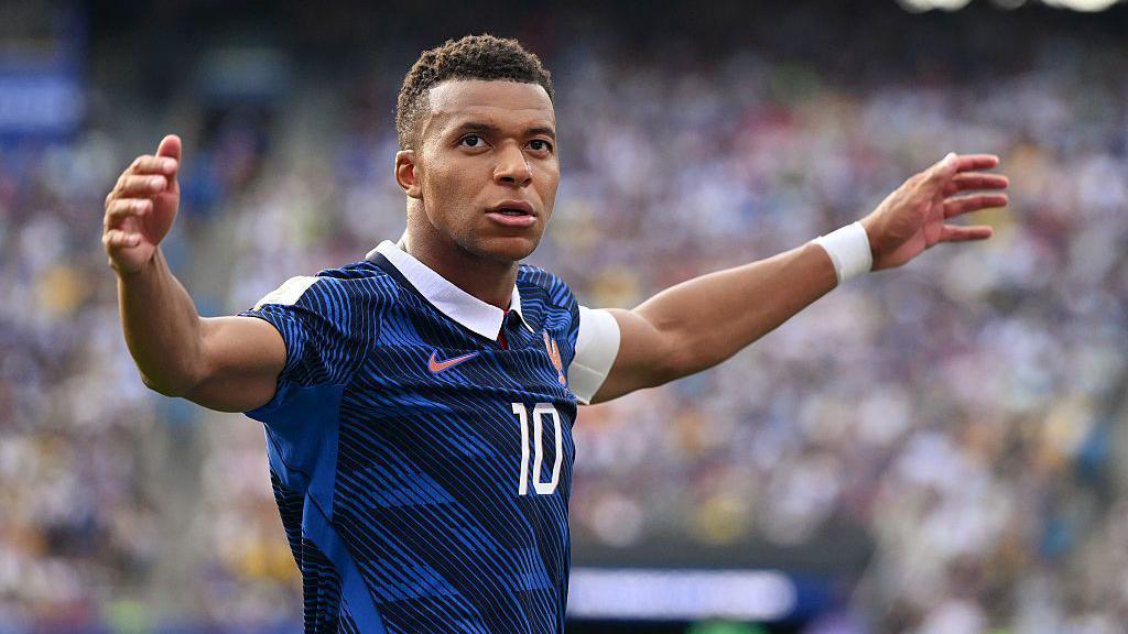 Mbappe scores twice as France breeze past Sweden into last 16