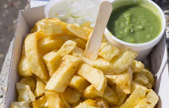 UK fish and chip shops face mushy pea shortage as heatwave sparks crop ...