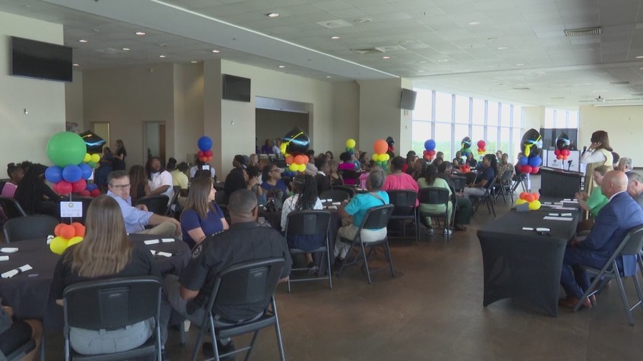 Shreveport students build job skills in summer internships