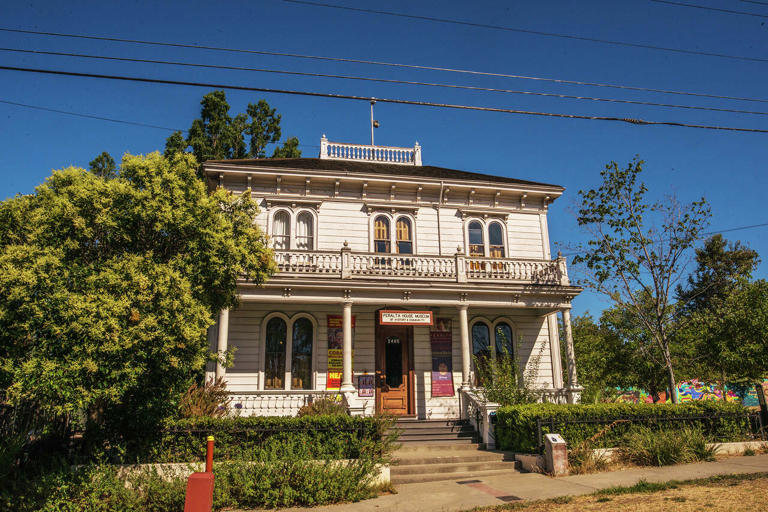 Fire breaks out at 156-year-old Oakland landmark, causing 'significant ...