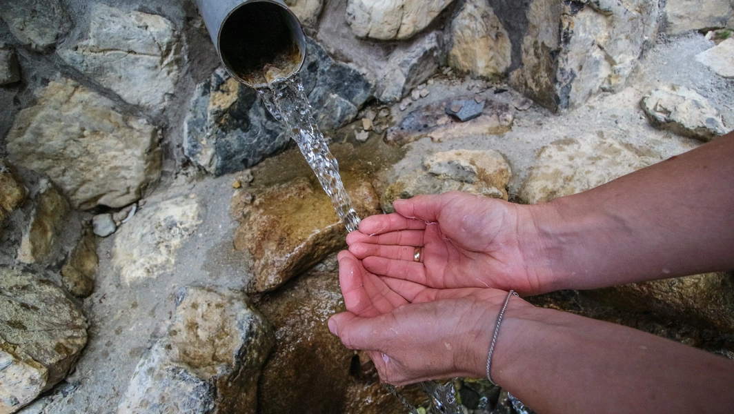 How to choose the best spring water for you